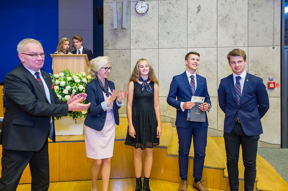 NASZ ZAKŁAD KWITNIE – Stowarzyszenie Absolwentów i Przyjaciół V LO w ...